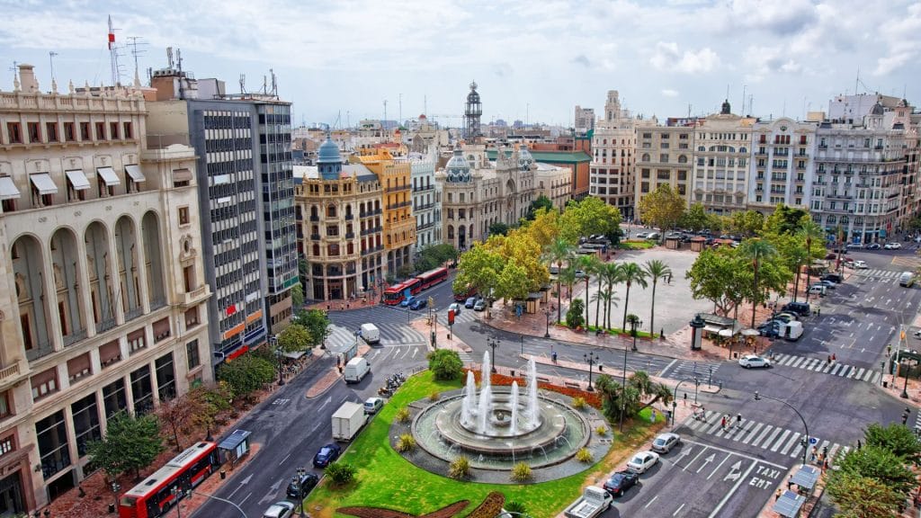 Descubre la Plaza del Ayuntamiento de Valencia: Un lugar con historia ...